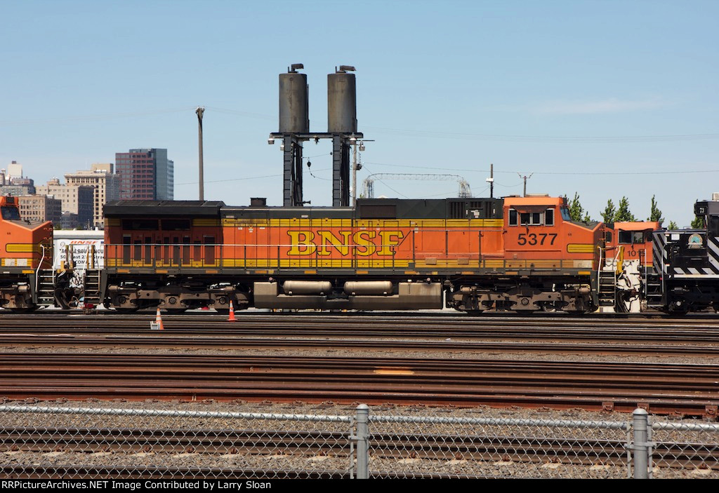 BNSF 5377